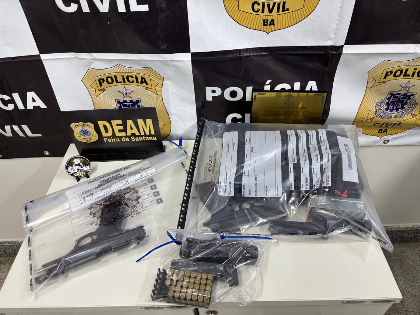 Polícia Civil apreende armas de fogo e munições em Feira de Santana