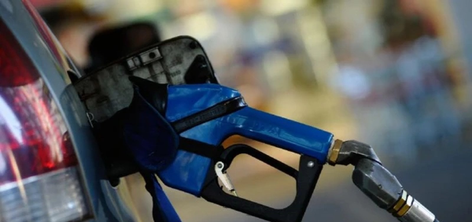 Governo libera R$ 550 milhões para subsidiar importação de diesel